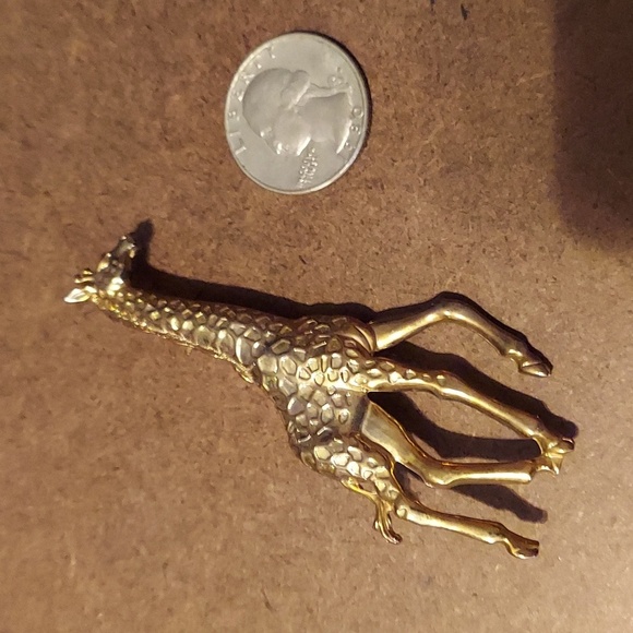 Vintage | Jewelry | Vintage Golden Giraffe Lapel Pin | Poshmark